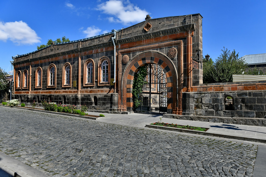 Мемориальный Дом-музей Ованеса Шираза. Музей в г. Гюмри | Mus.am